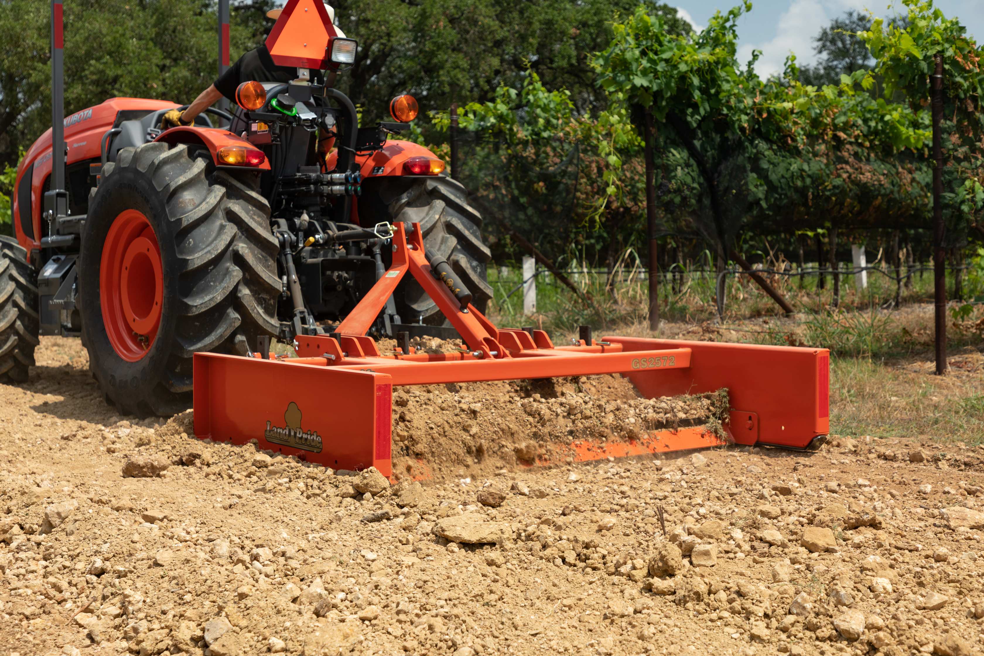 GS25 SERIES GRADING SCRAPERS - Hermansen's Equipment Inc.